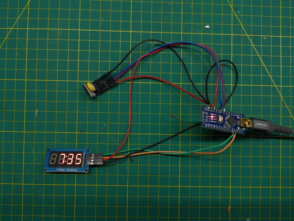 Simple DIY Arduino Clock | Mark Making Things